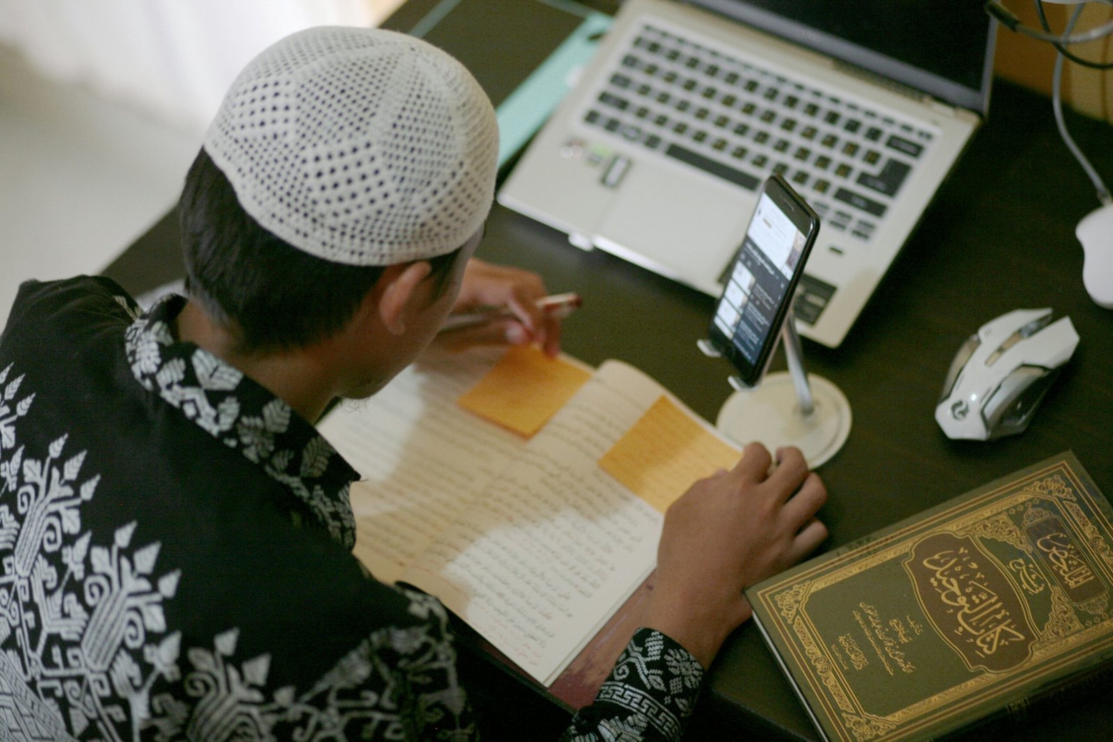 Explore Islamic Studies Online: Learn and Grow